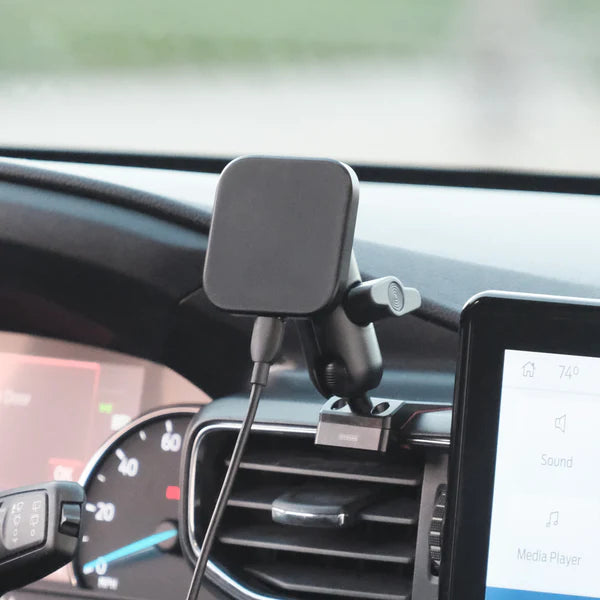OFFROAM | Ford Explorer 2020-2024 Magnetic Qi2 Charging Phone Mount (E